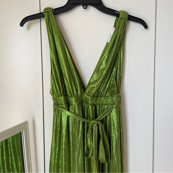Sincerly Jules | Dresses | Sincerely Jules Green Metallic Cocktail ...